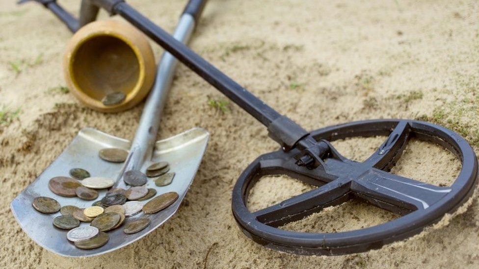 Metal Detecting in Pennsylvania: What You Need to Know – Wander Woman